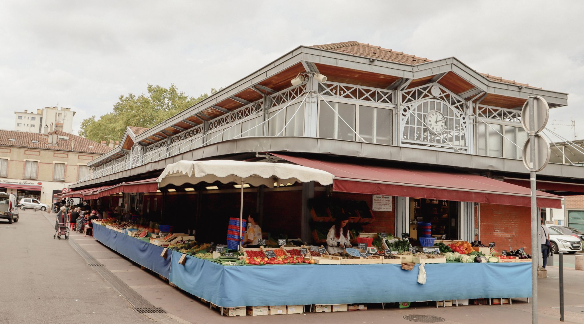 Bar des Vedettes aux halles de Saint-Cyprien : marché conclu