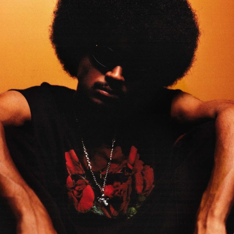 Le rappeur Yvnnis arrive Gare de Toulouse, en mars 2024